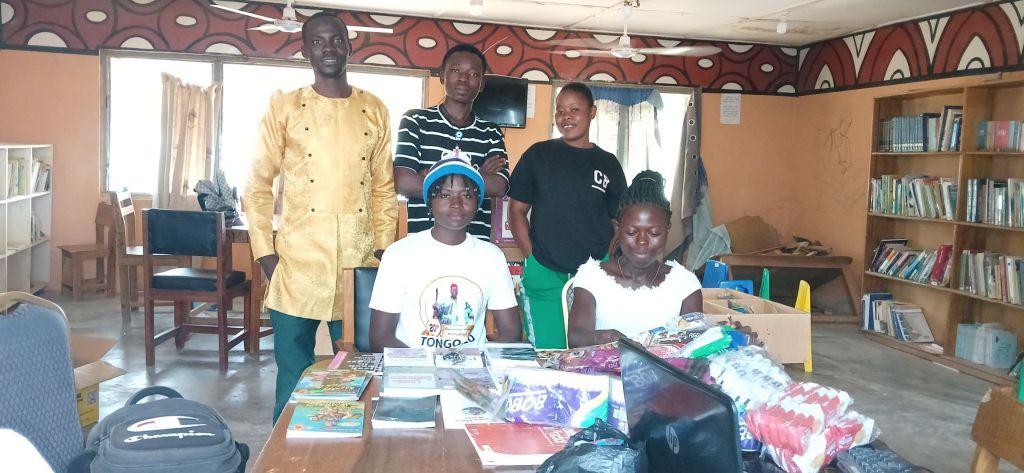 Some more photos of new books for the three Ghana libraries – Friends ...