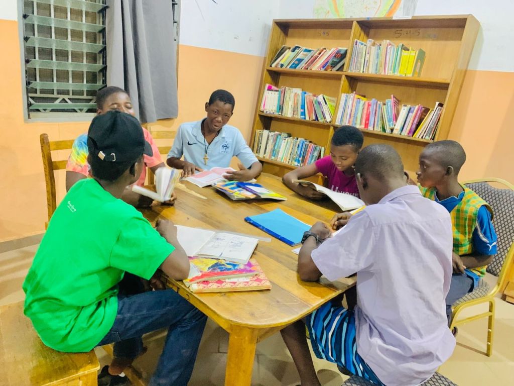 Friends of African Village Libraries – A library for every village in ...