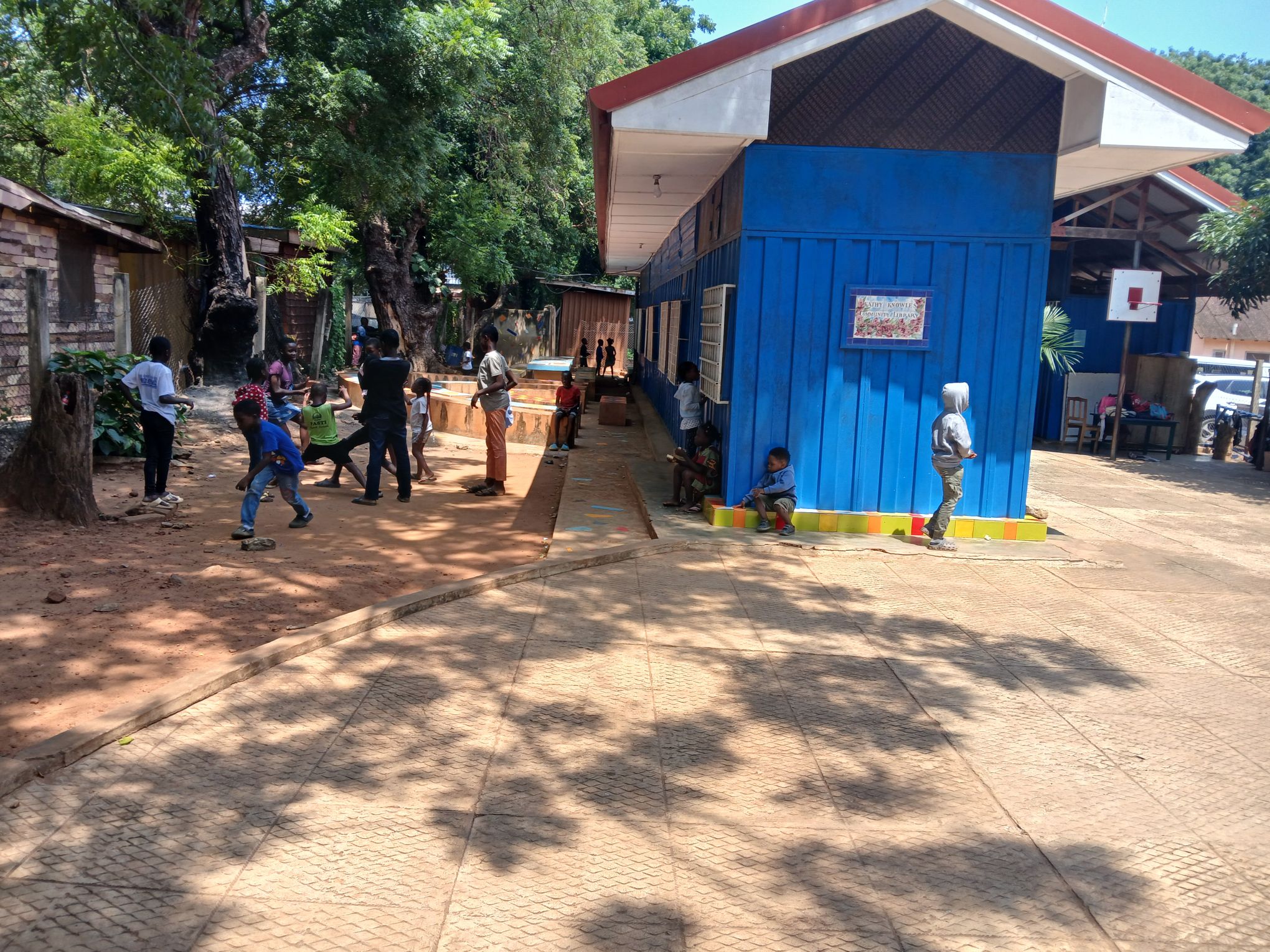 Visiting the Kathy Knowles Community Library at Osu, Accra, Ghana ...